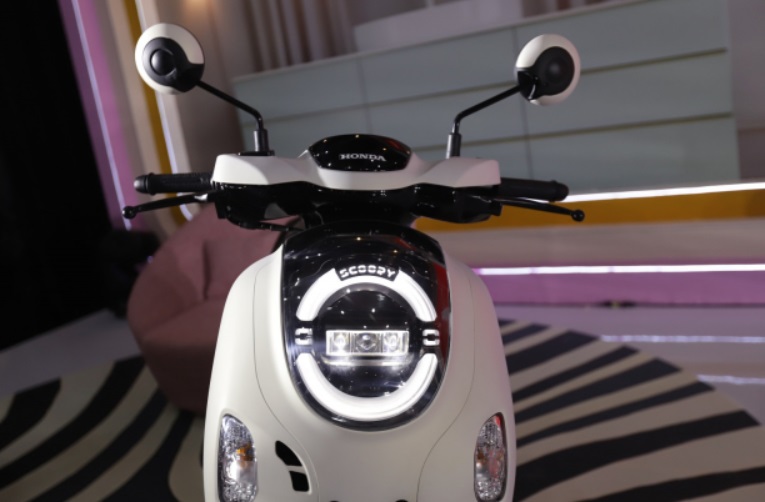 Honda Scoopy 2025: The Ultimate Urban Commuter for Southeast Asia, Starting at 36.1 Million VND ...